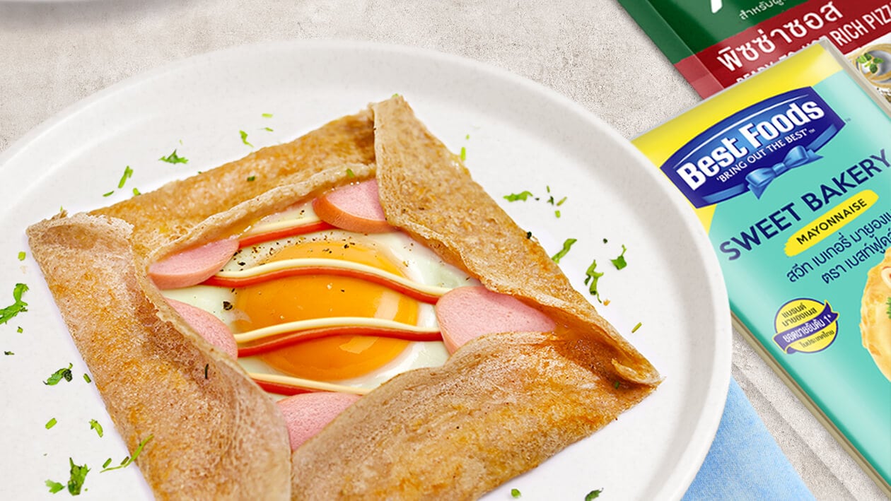 Pizza Crepe Stuffed with Sausage and Fried Egg - Recipe
