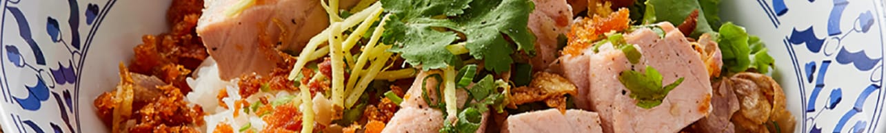 Dry boiled rice with crispy salmon